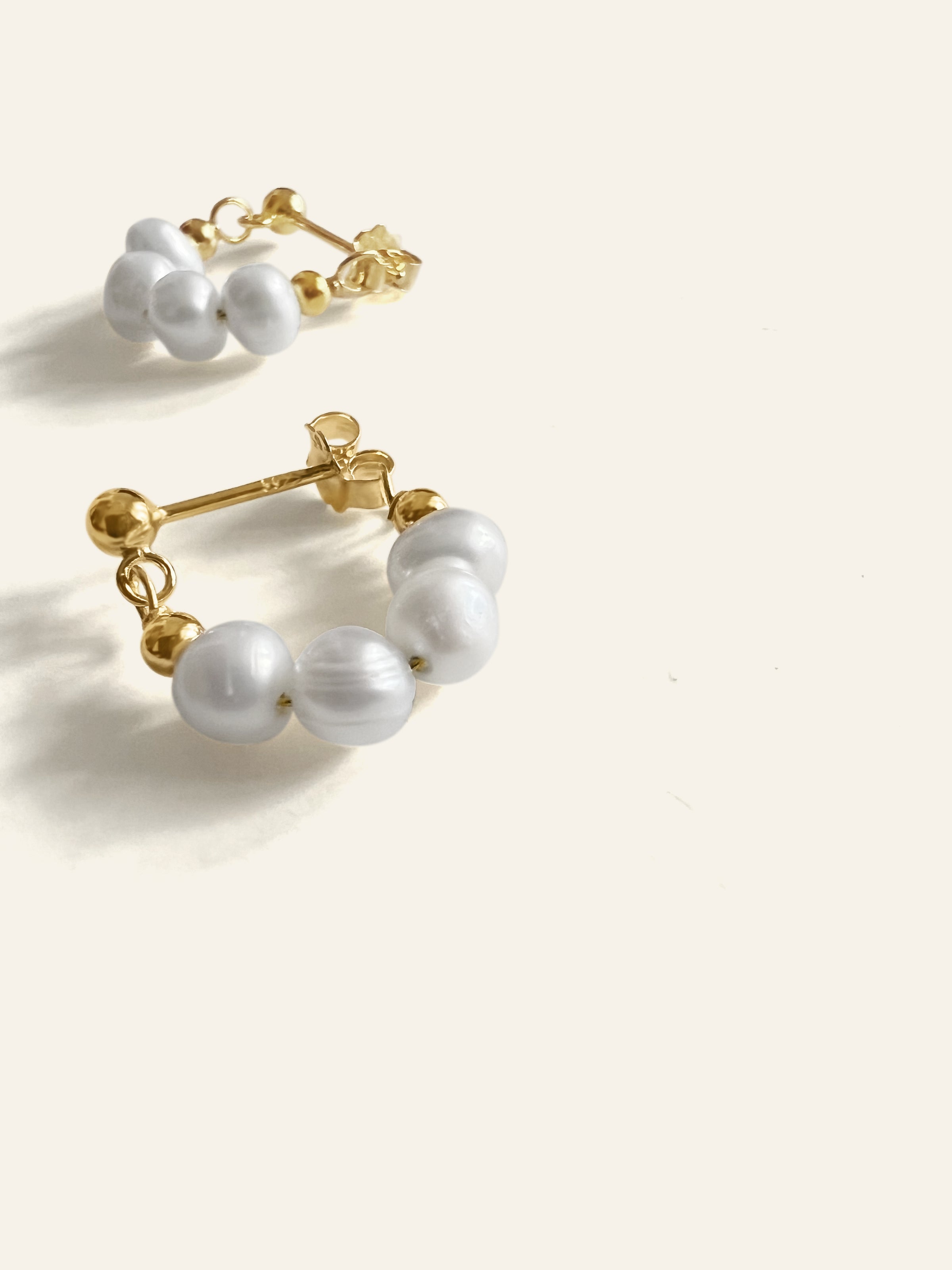 Clara Pearl Hoop Earrings – Plain.J