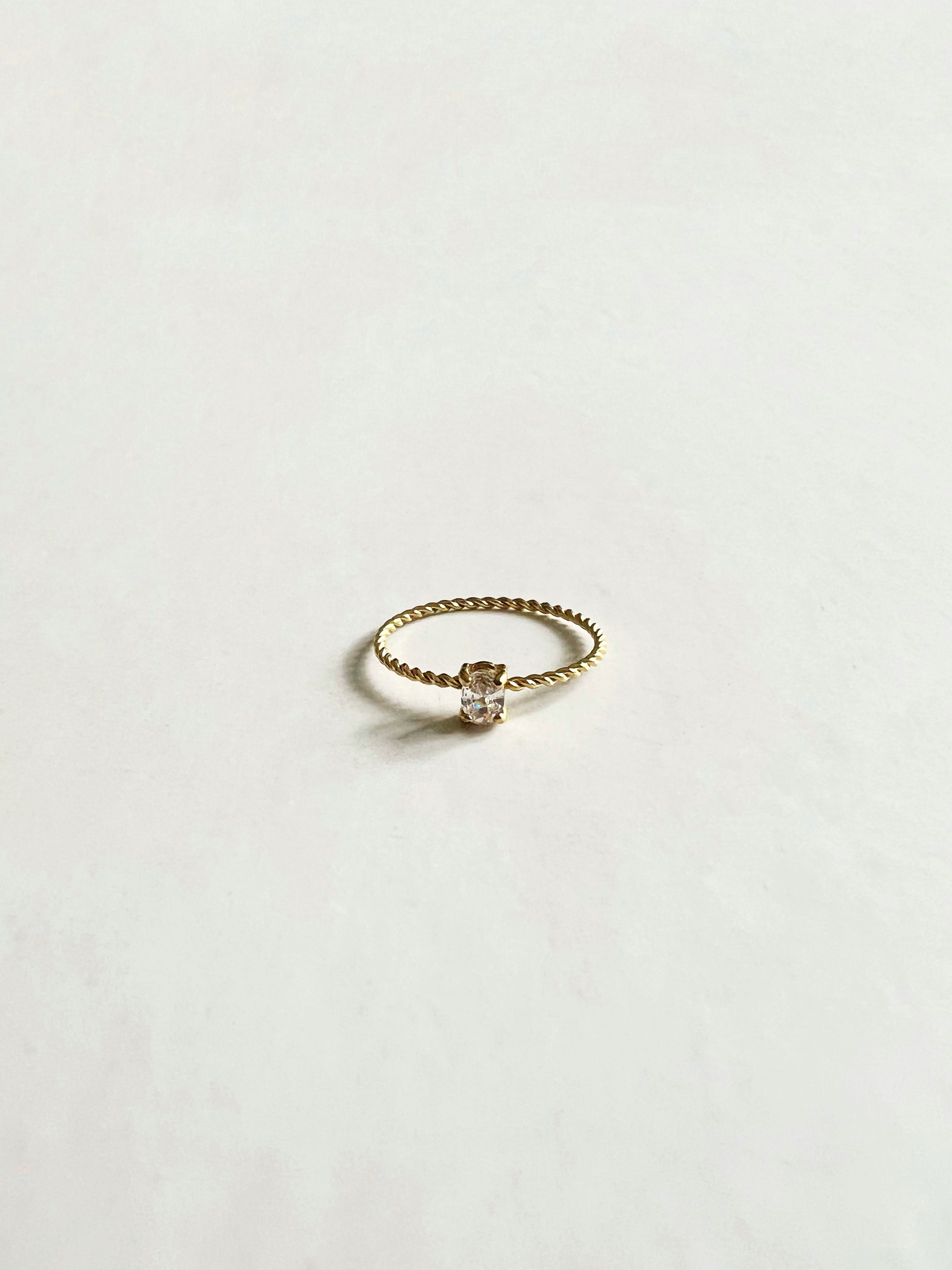 Jillian Ring – Plain.J